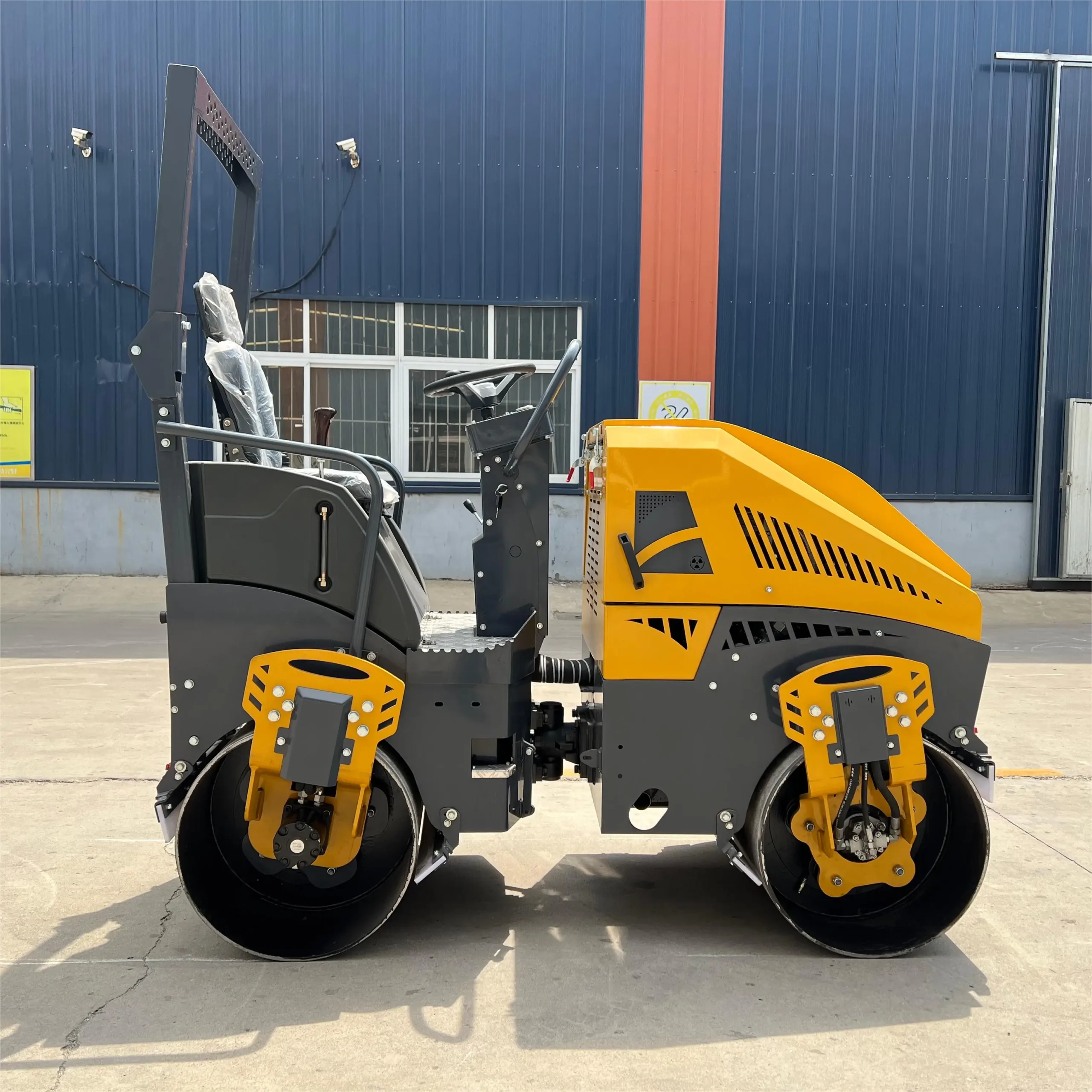 2 Ton Full Hydraulic Vibratory Road Roller – Self-Propelled for Maximum ...