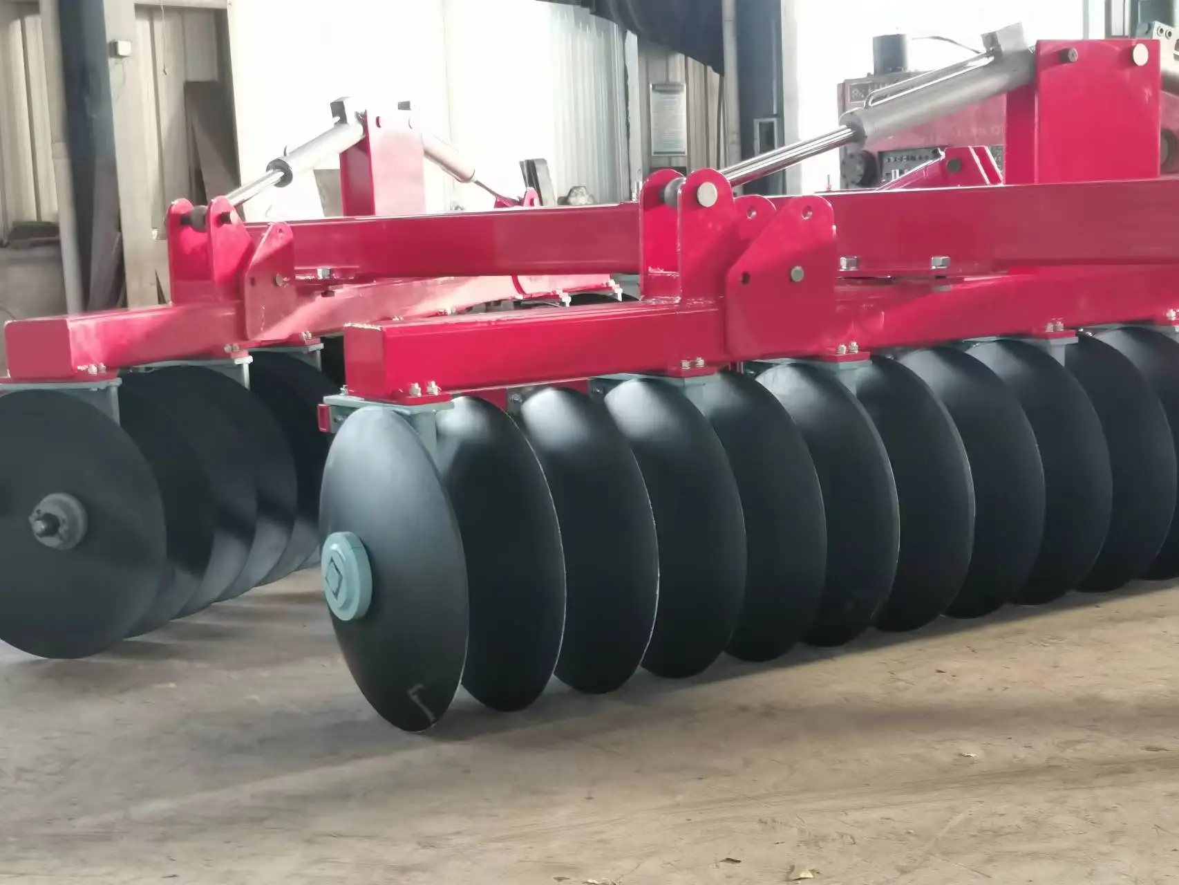 Farm Ground Preparation Machine, Folding Disc Harrow, Welch F4 | Renco ...