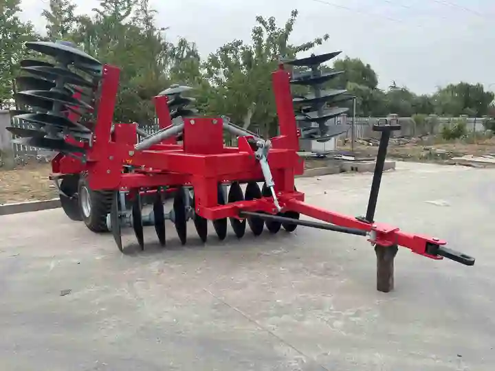 Farm Ground Preparation Machine, Folding Disc Harrow, Welch F4 | Renco ...